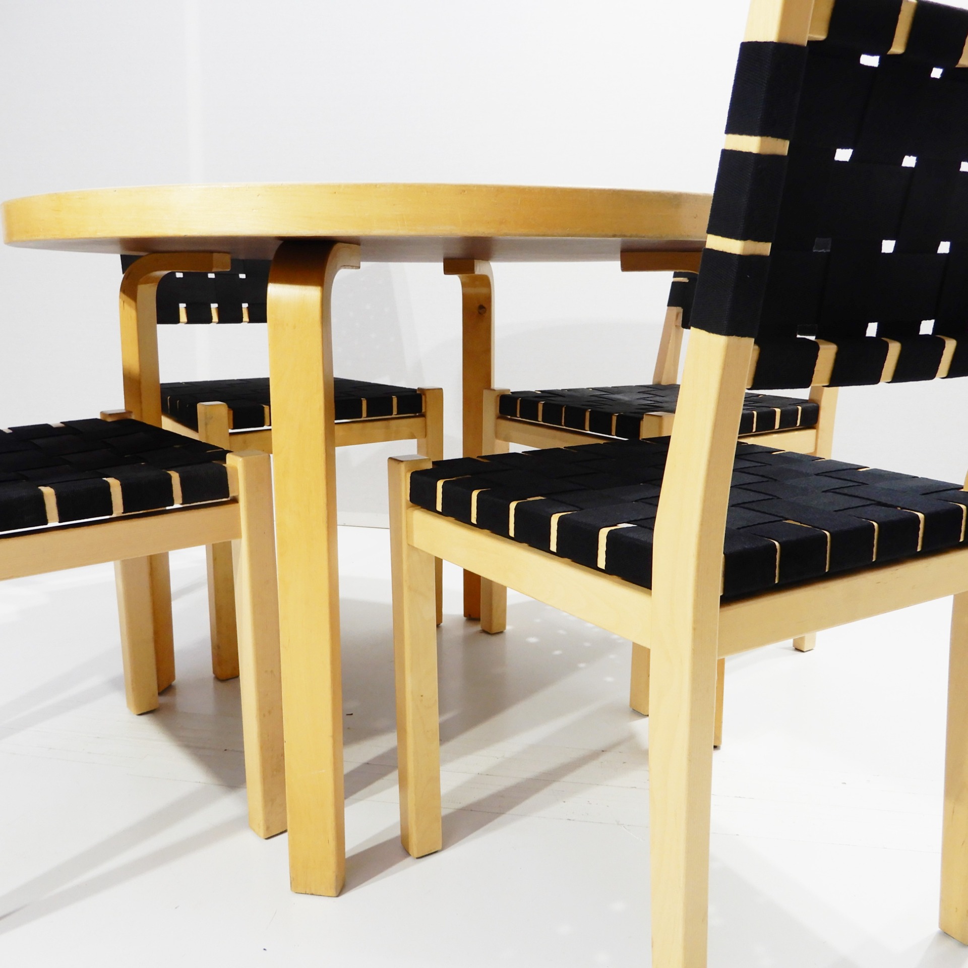 Artek Aalto 90A ruokapöytä, koivu/ valkoinen laminaatti